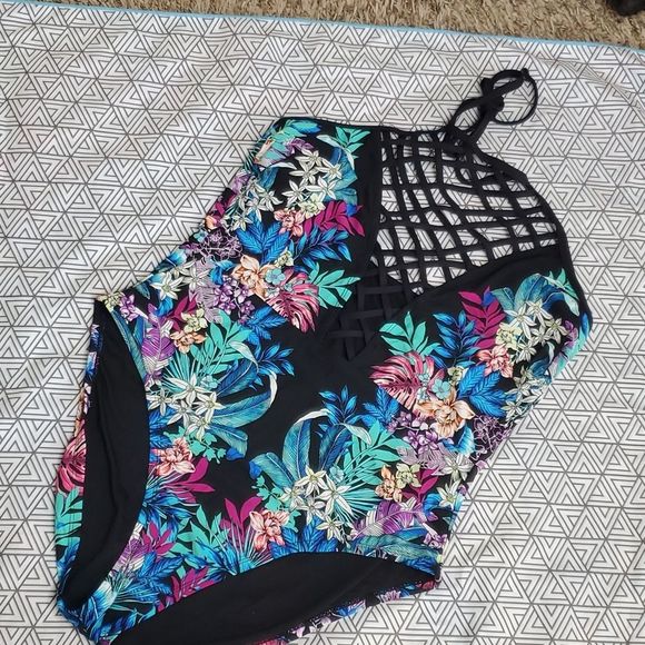Kenneth Cole Swim Kenneth Cole Floral One Piece Swimsuit With